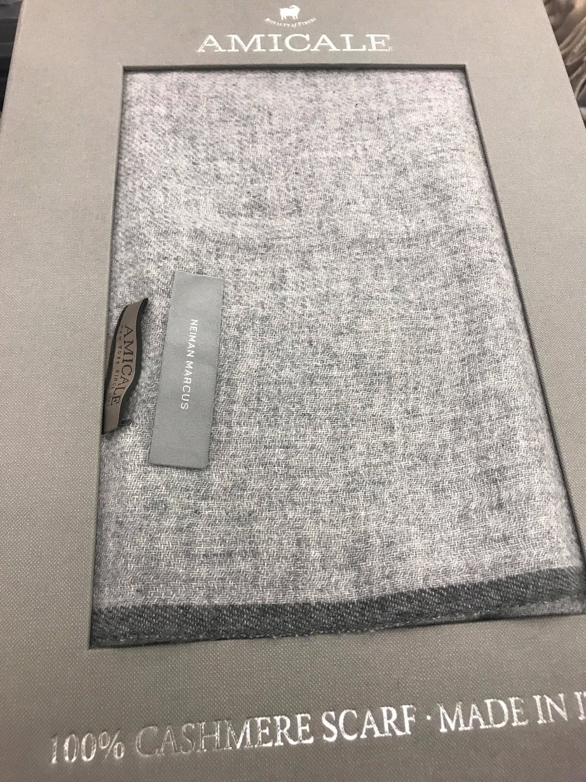 fashionably petite: Amicale Cashmere Sample Sale | 12/6 - 12/8/17