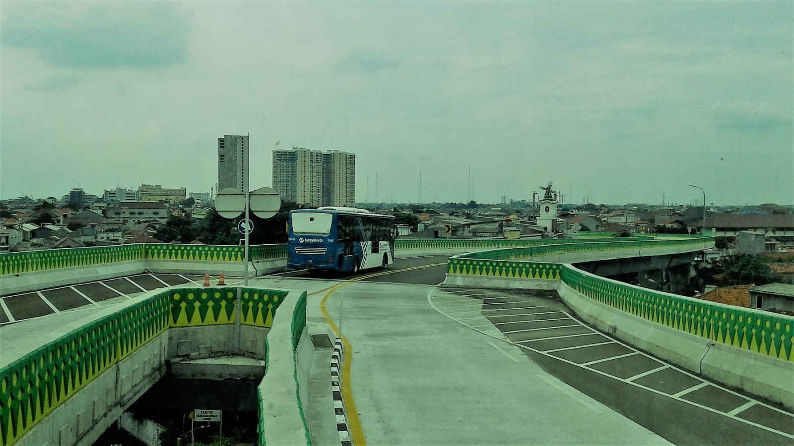 ~: TransJakarta Rute Blok M - Ciledug Koridor 13