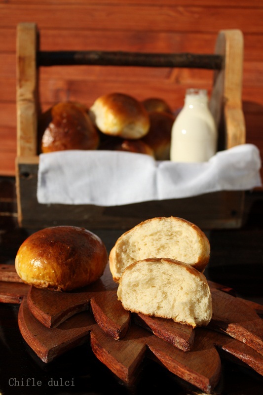 Angel's food: Chifle dulci,moi si pufoase