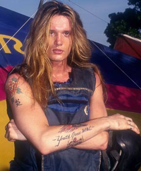 The young Sebastian Bach (Skid Row) : r/LadyBoners