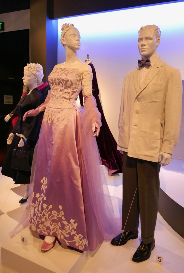 Hollywood Movie Costumes and Props: Oscar-nominated Phantom Thread ...