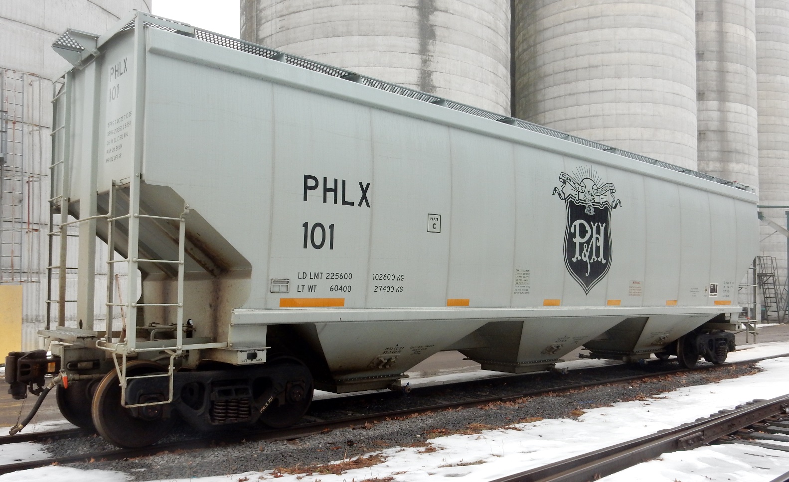 Trackside Treasure: PHLX Covered Hoppers
