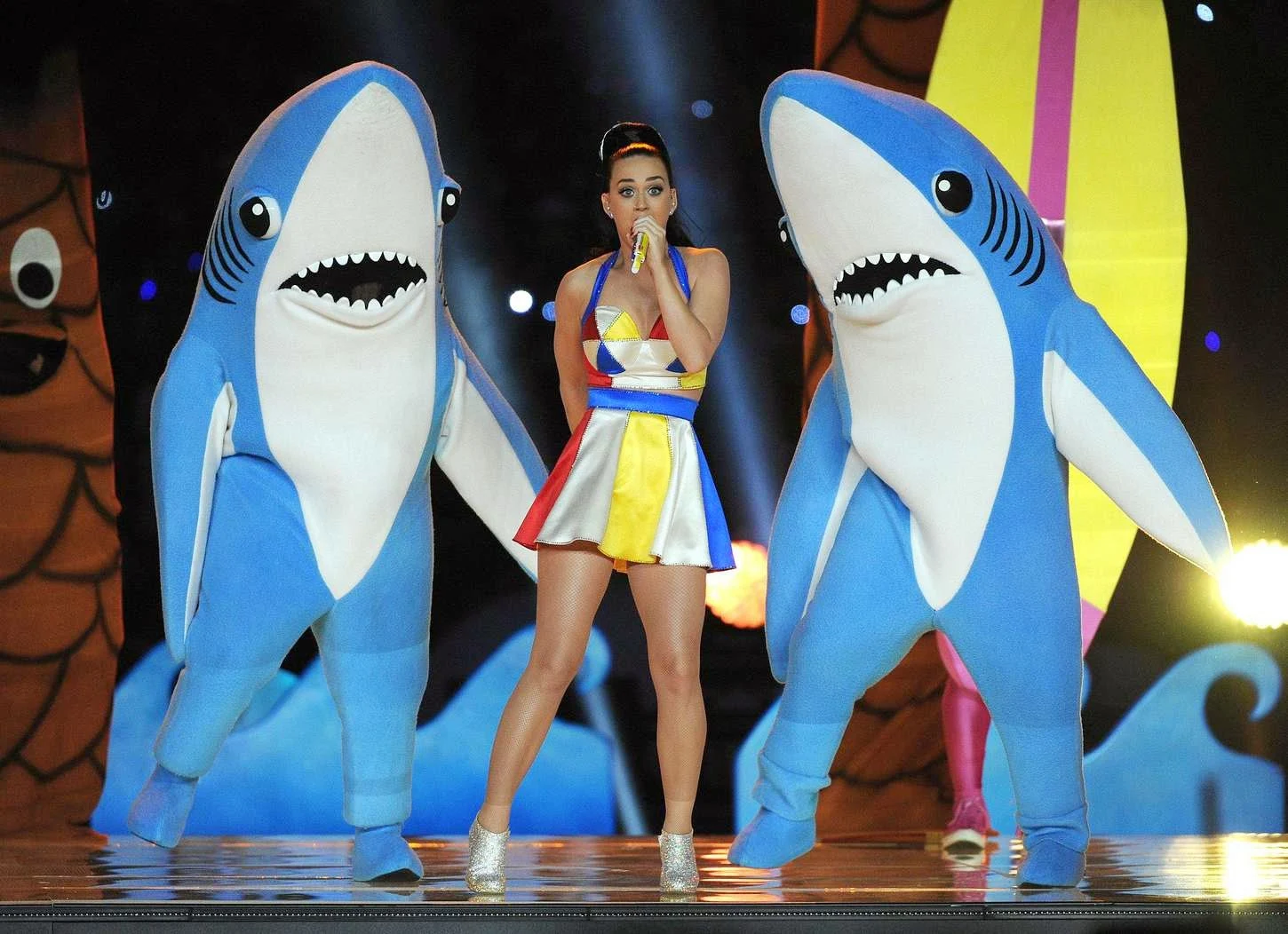 Katy Perry gives a spectacular performance during the Super Bowl XLIX ...