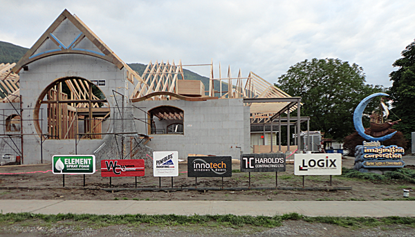 ENROUTE ADVENTURES: Dimensional contractor signs