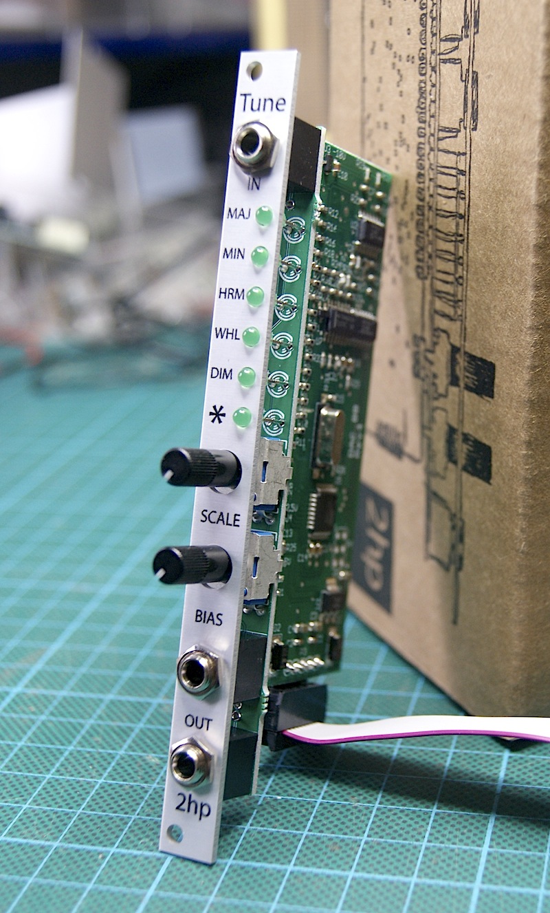 Growing your modular synthesizer for dummies: Tune by 2hp