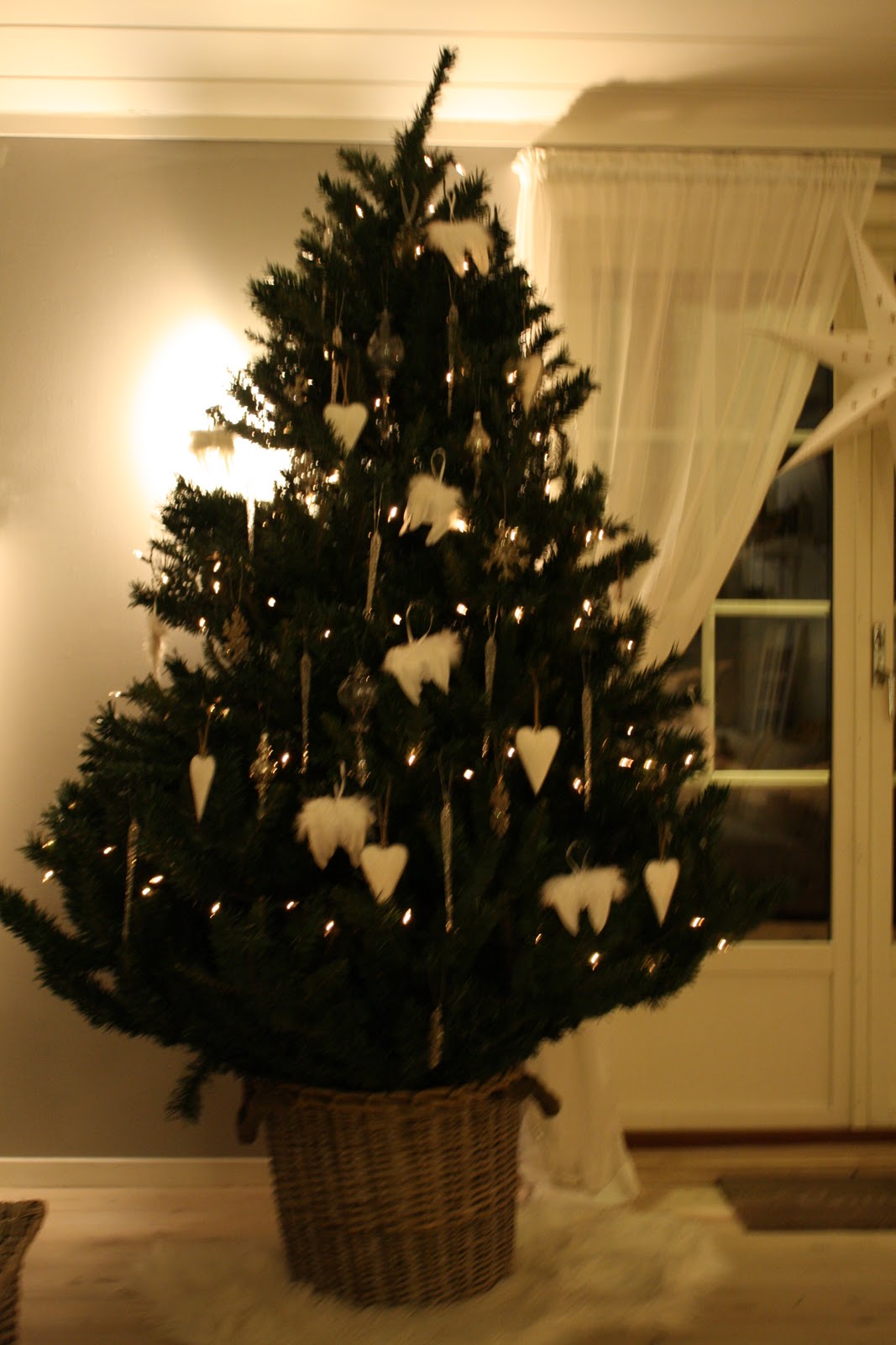 Henriettelavik: Juletreet på plass i stuen♥