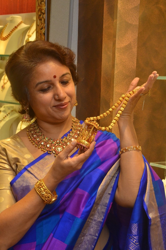 Actress Revathi Gallery | Gethu Cinema