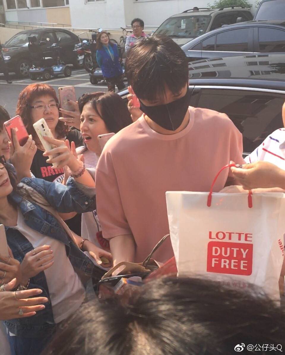 LEE MIN HO CHILE : [FOTOS] 170615 LEE MINHO LLEGANDO A SU TRABAJO