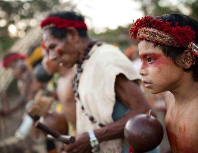 Guarani reko: “NINGUNA CULTURA TIENE LA BELLEZA METAFÓRICA DEL GUARANÍ” Guarani reko: “NINGUNA CULTURA TIENE LA BELLEZA METAFÓRICA DEL GUARANÍ”