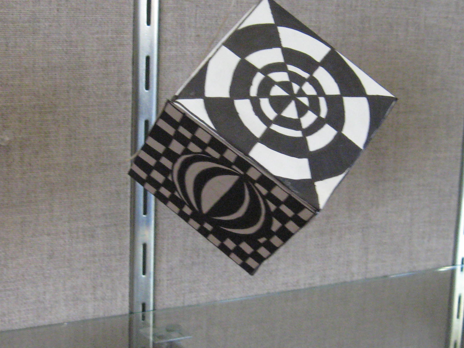 Make it Artwork : Op Art Cubes