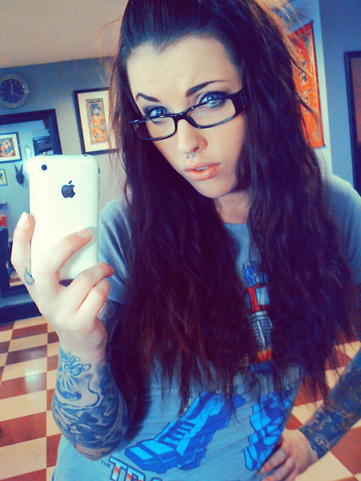 Imageseek The Fun Picture Zone Sexy Self Shots Taken From Iphones