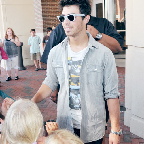 .: CAP 60 •LO QUE UN JONAS PUEDE HACER POR AMOR•