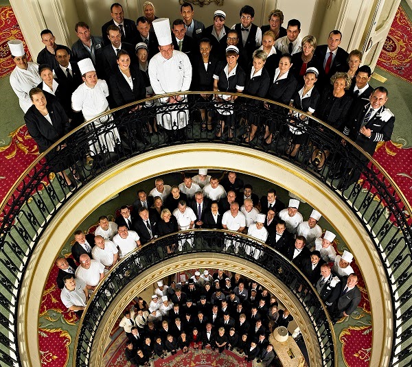 Travel Horizons: Ritz London | photogenic staff and rotunda