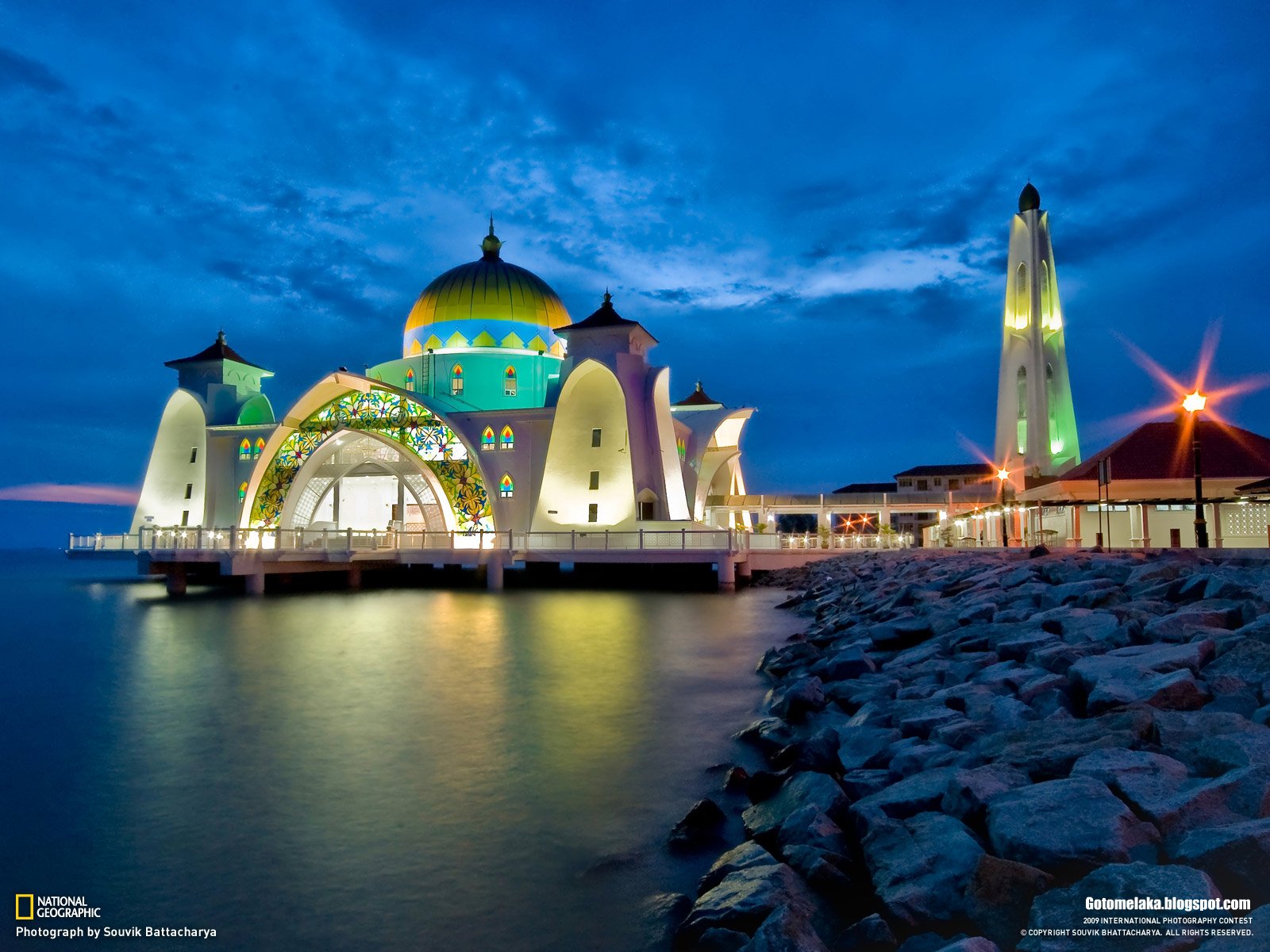 AMAZING IN MELAKA: Malacca Straits Mosque.