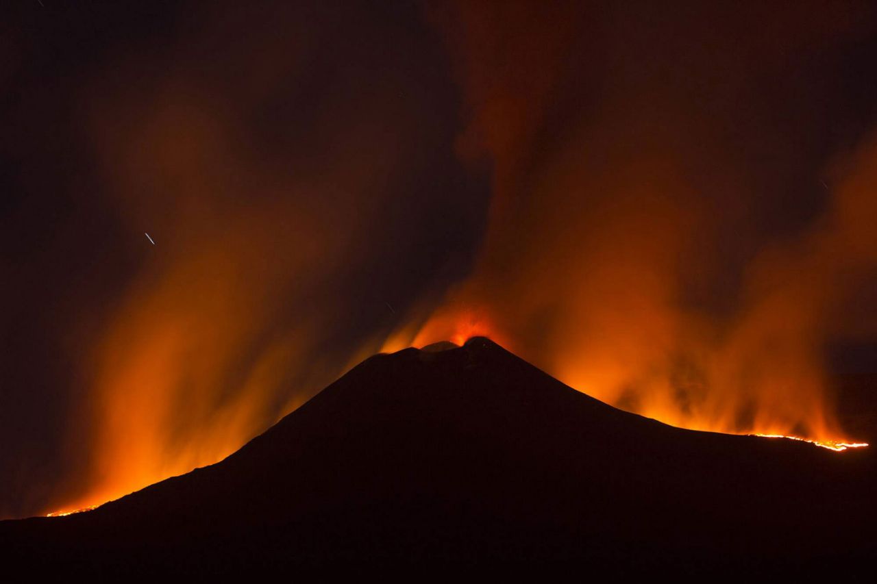 Mount Etna continues to erupt