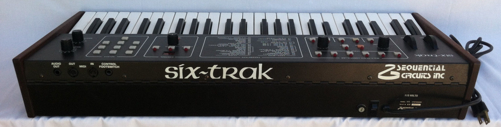 MATRIXSYNTH: Vintage Sequential Circuits Six Trak SN 004701