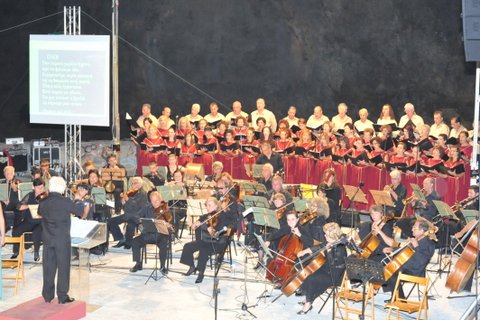 ΜΙΚΤΗ ΧΟΡΩΔΙΑ ΛΙΒΑΔΕΙΑΣ "ΕΡΚΥΝΑ": Φωτογραφίες από τη συναυλιακή όπερα ...