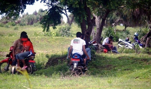 Area - 36: 82 Persen Remaja Indonesia Berciuman Saat Pacaran