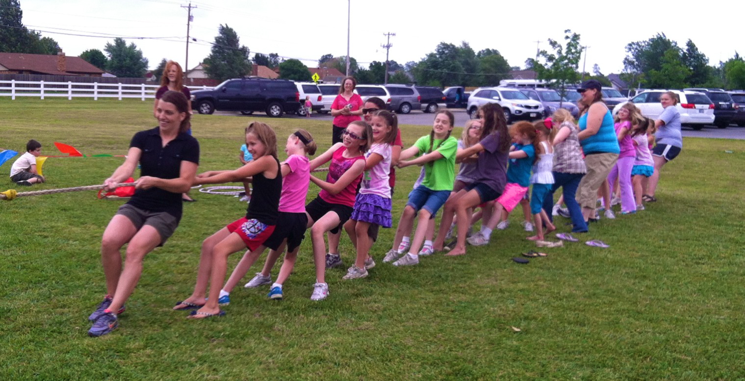 mom of 2 girly girlz: Field Day 2012