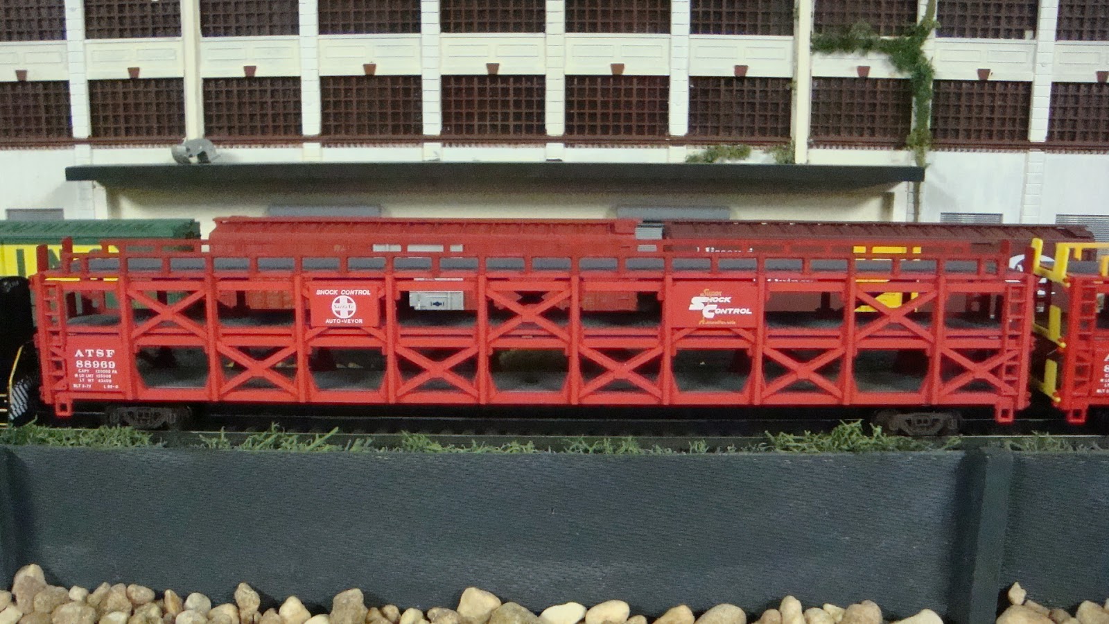 New York Central Train Layout: Bachmann 89' Tri-Level Auto Rack ...