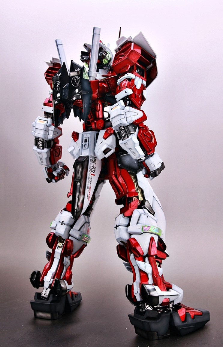 GUNDAM GUY: PG 1/60 Astray Red Frame - Painted Build