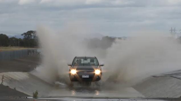 Vehicle - Automobile World: Ford R-Series - UK-market bus chassis - GP03