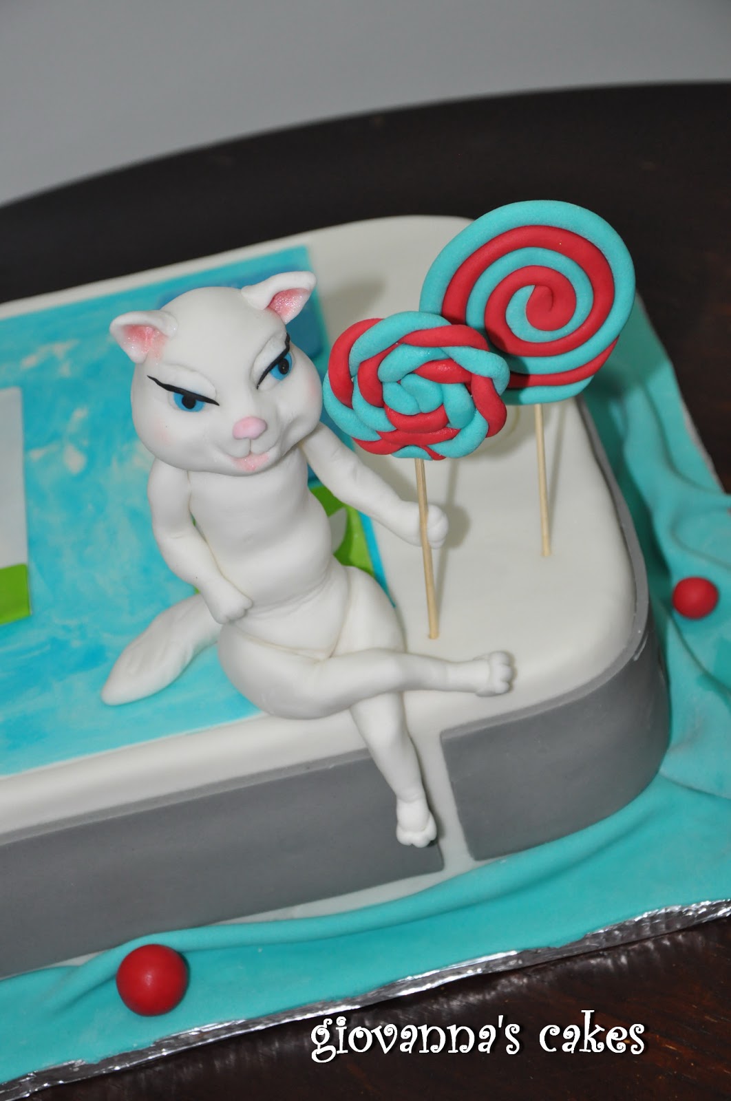 giovanna's cakes: Iphone's Tom & Angela cake