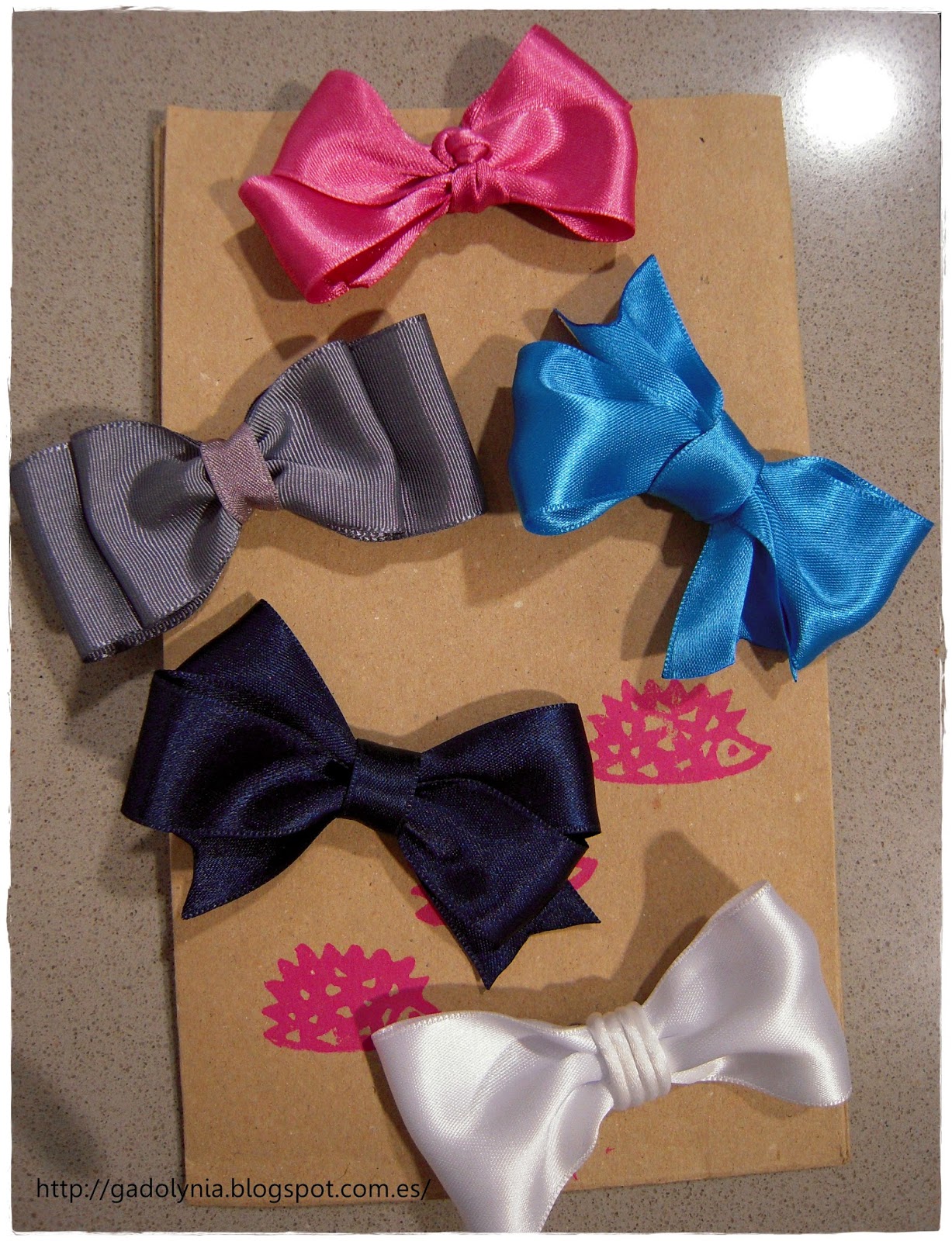 Gadolynia: Lazos para niñas