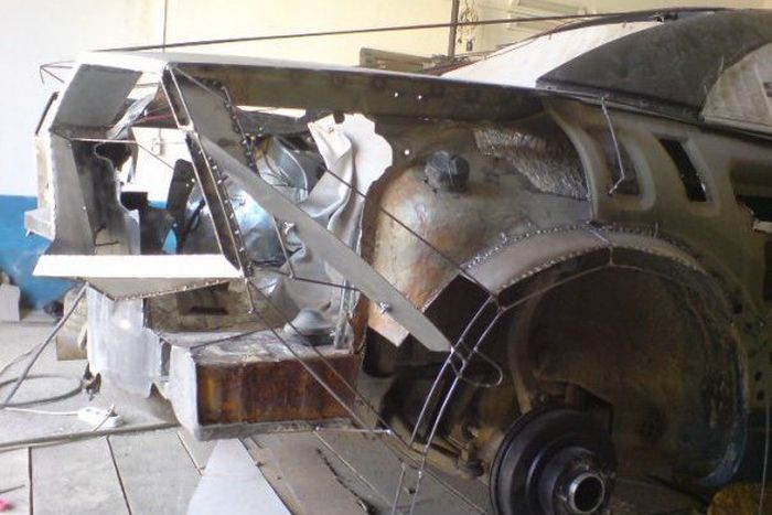 M o v i n g T y r e s: How to build your own Lamborghini