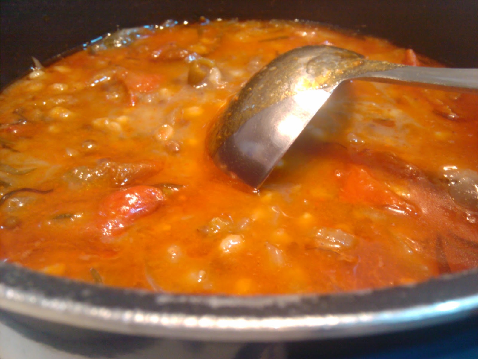 Gurme Kiyalar: DÖVMELİ ALACA ÇORBA