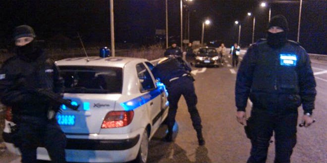 EKTAKTO... ΠΡΙΝ ΛΙΓΟ ΣΤΗ ΒΟΥΛΙΑΓΜΕΝΗ ΚΟΥΚΟΥΛΟΦΟΡΟΙ ΑΠΗΓΑΓΑΝ 10ΧΡΟΝΟ ...