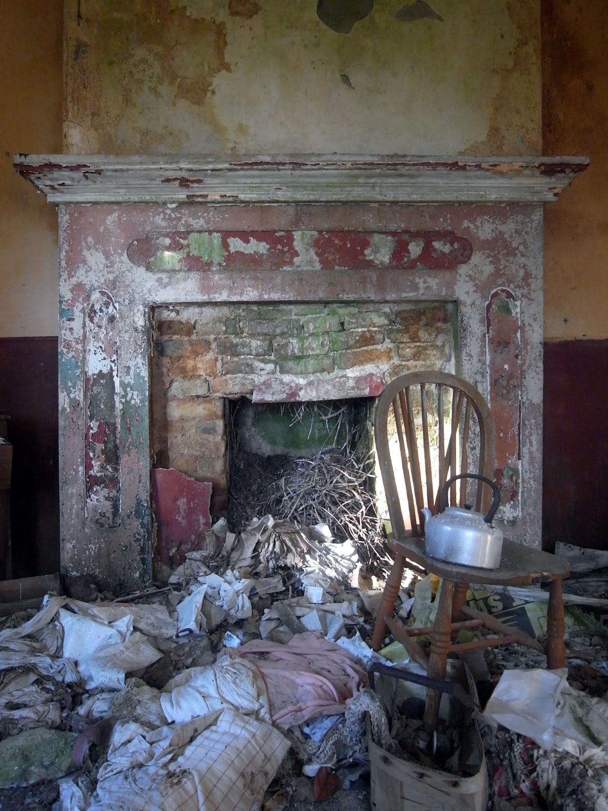 Derelict Nation: A Beautiful Cottage in Decay