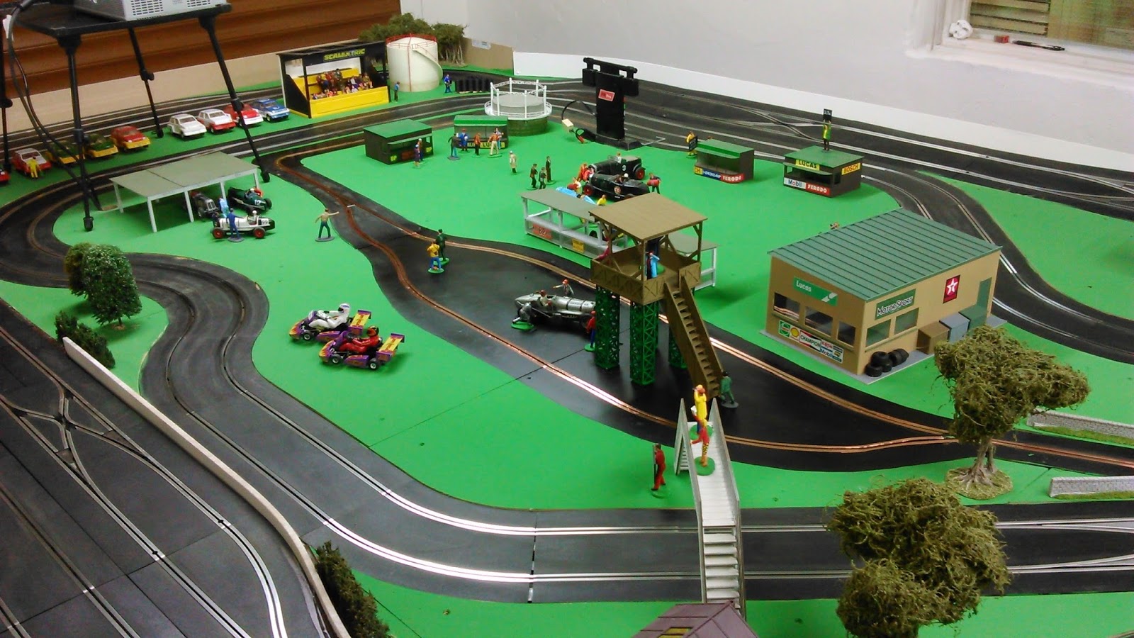 My Scalextric: Goodwood Pits