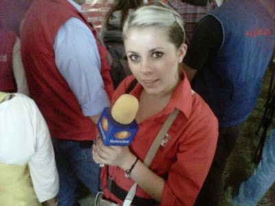 Exijamos lo Imposible!!: ¿Y la reportera también es pirata?