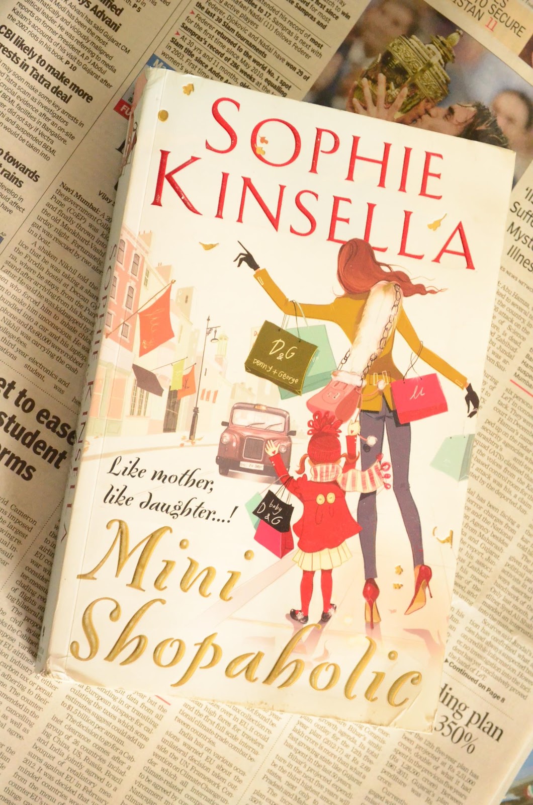 Recommend Books: Book Giveaway: Mini Shopaholic by Sophie Kinsella