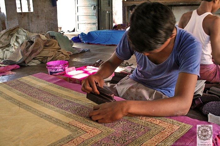 The Color Caravan: Bagh - the hand block printing craft of Bagh, Madhya ...