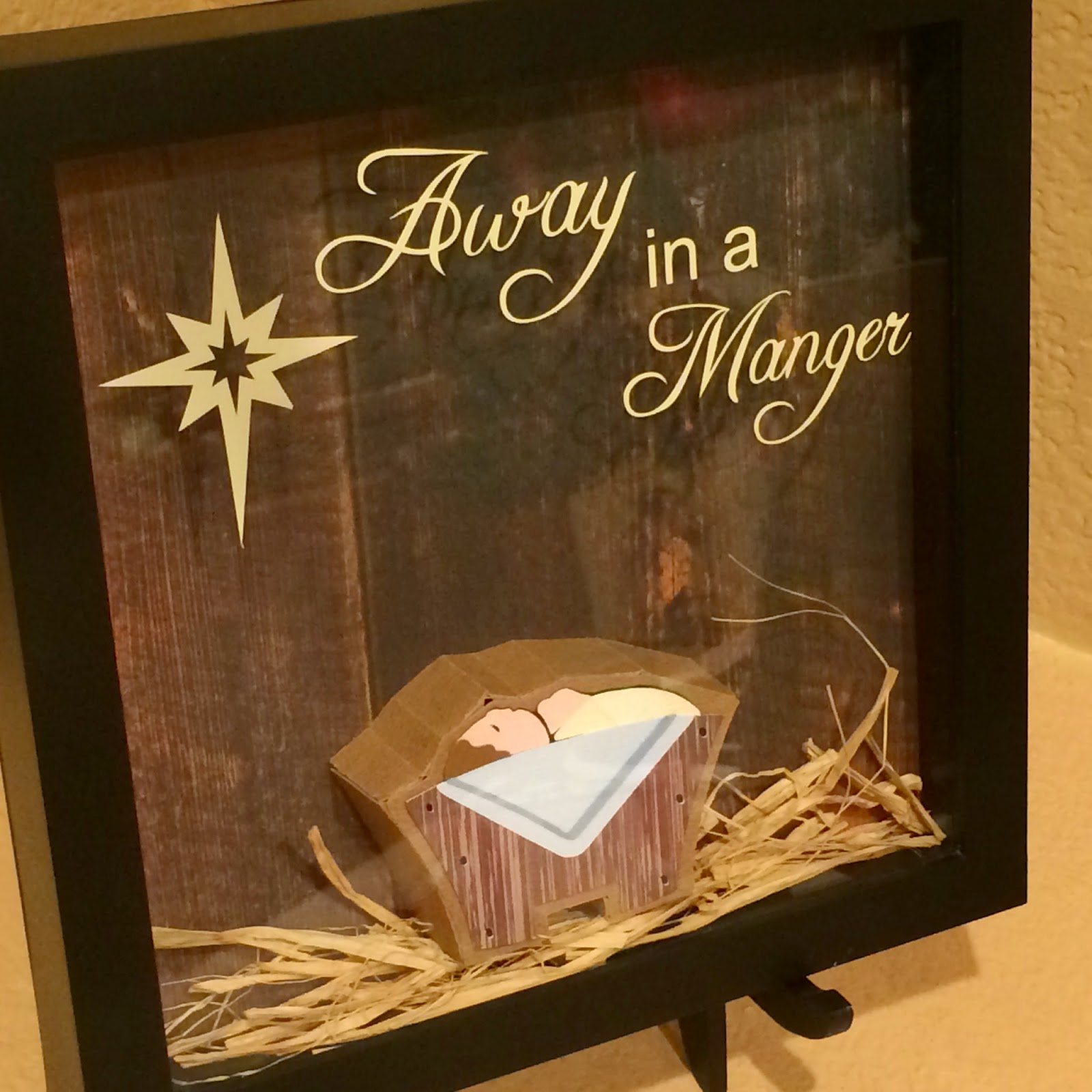 3 under 3 and more: Manger Shadow Box
