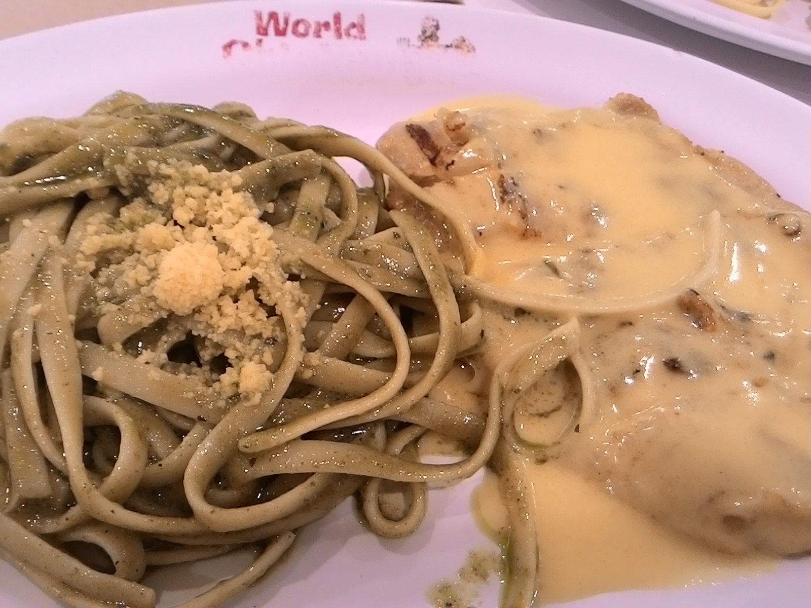 charlie's food trips: World Chicken ( trinoma food court )