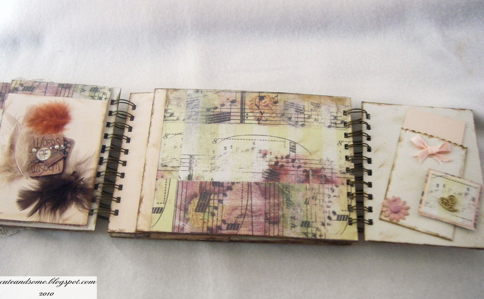 Cute and Some: GATEFOLD ALBUM AND ANOTHER BLOG AWARD!