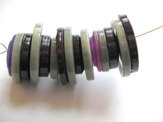 B.B. Bellezza Handcrafted Jewelry: Tutorial: Stacked Button Necklace