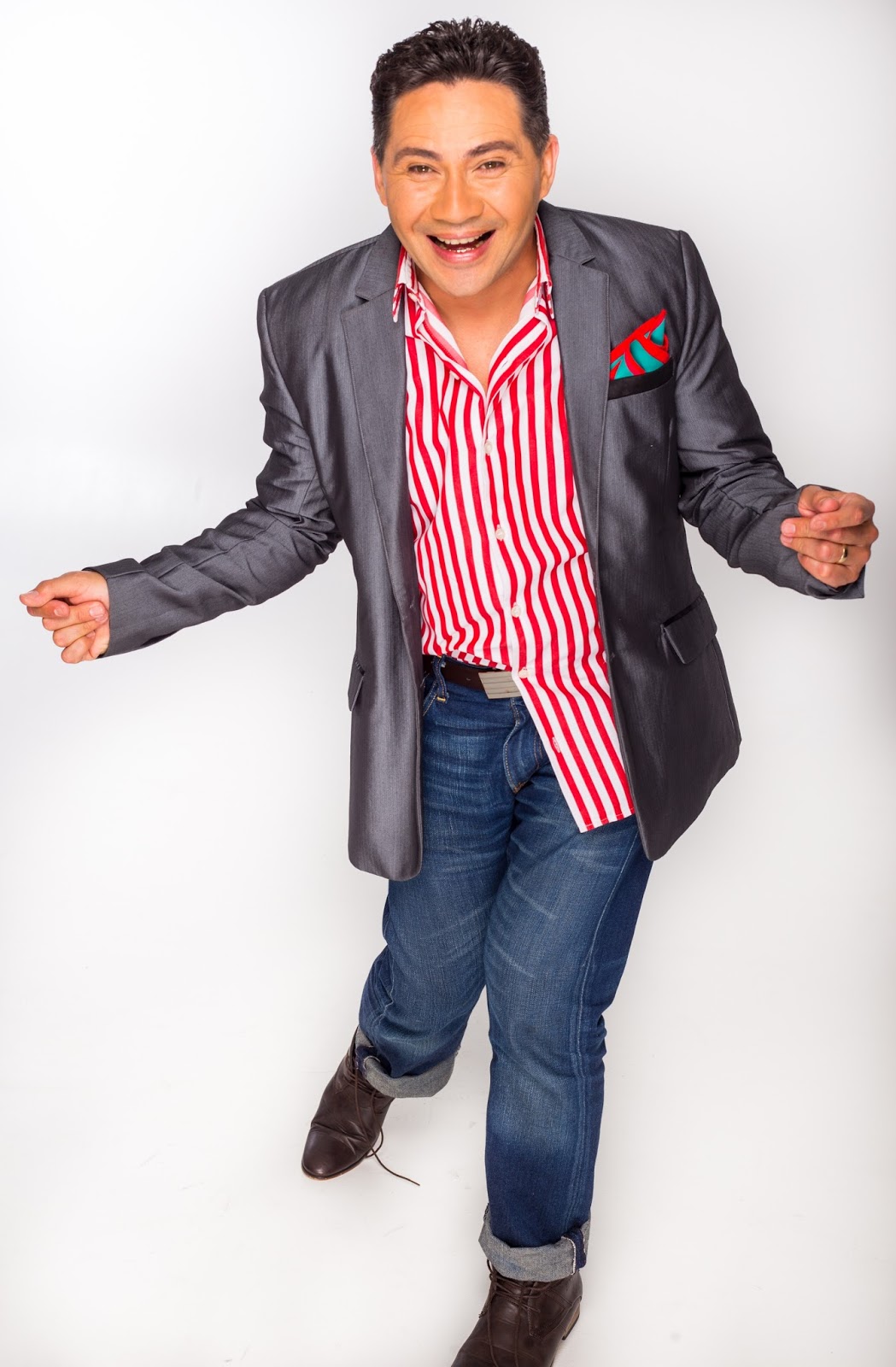 BluBird Entertainment : Alistair Izobell returns to the stage