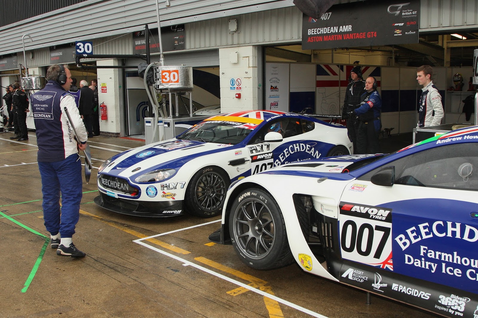 British GT's Silverstone 500 | The Advantage