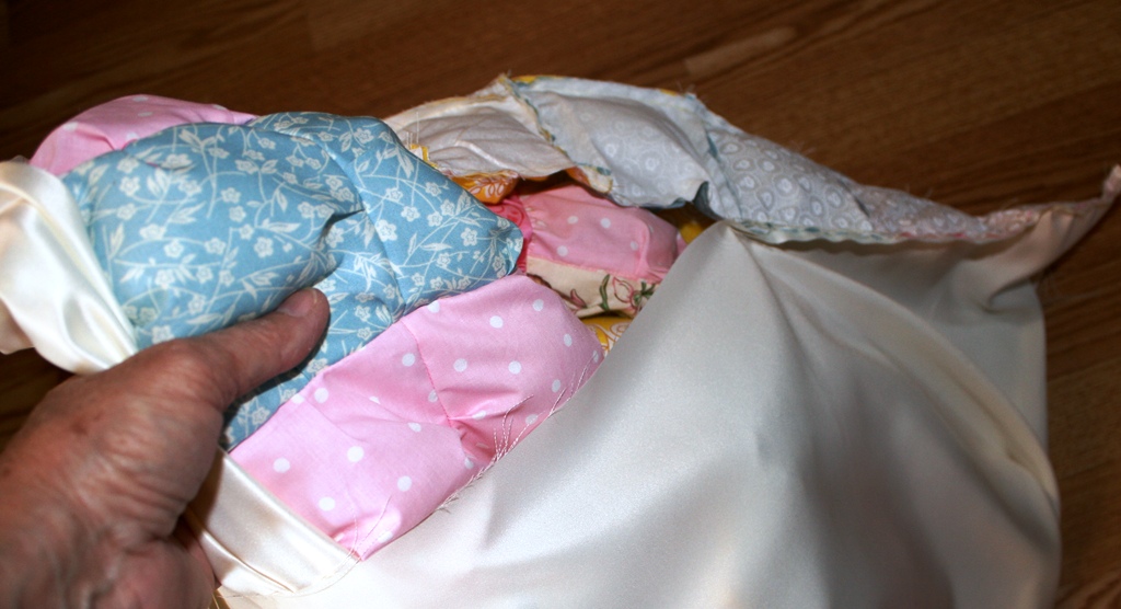 Buzzing and Bumbling: Puff or Biscuit Quilt Tutorial - Part 2