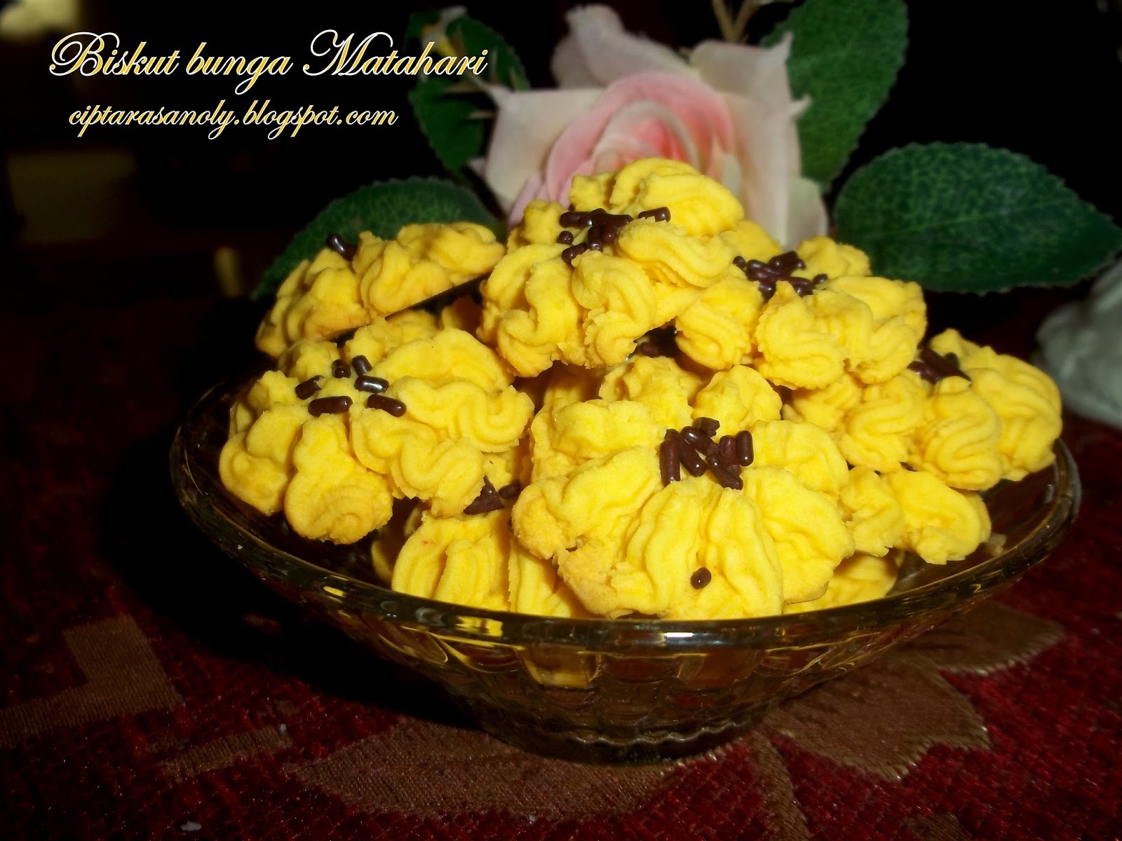 CiptaRasa Noly: BISKUT BUNGA MATAHARI