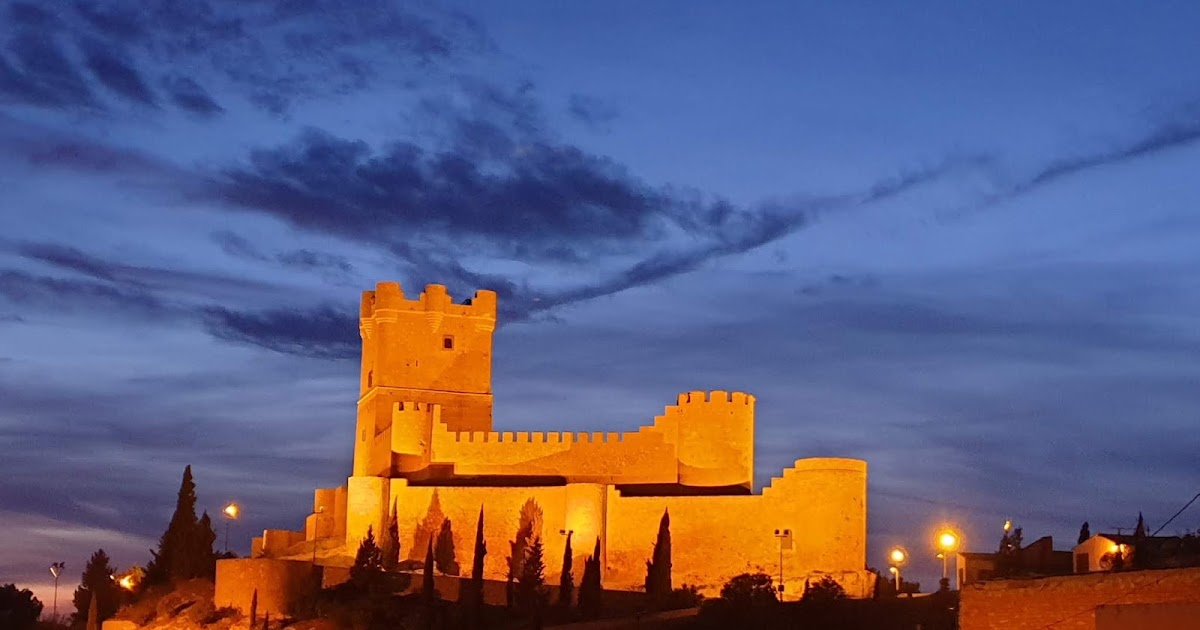 VILLENA CUÉNTAME: 2019 PUESTA DE SOL EN EL CASTILLO