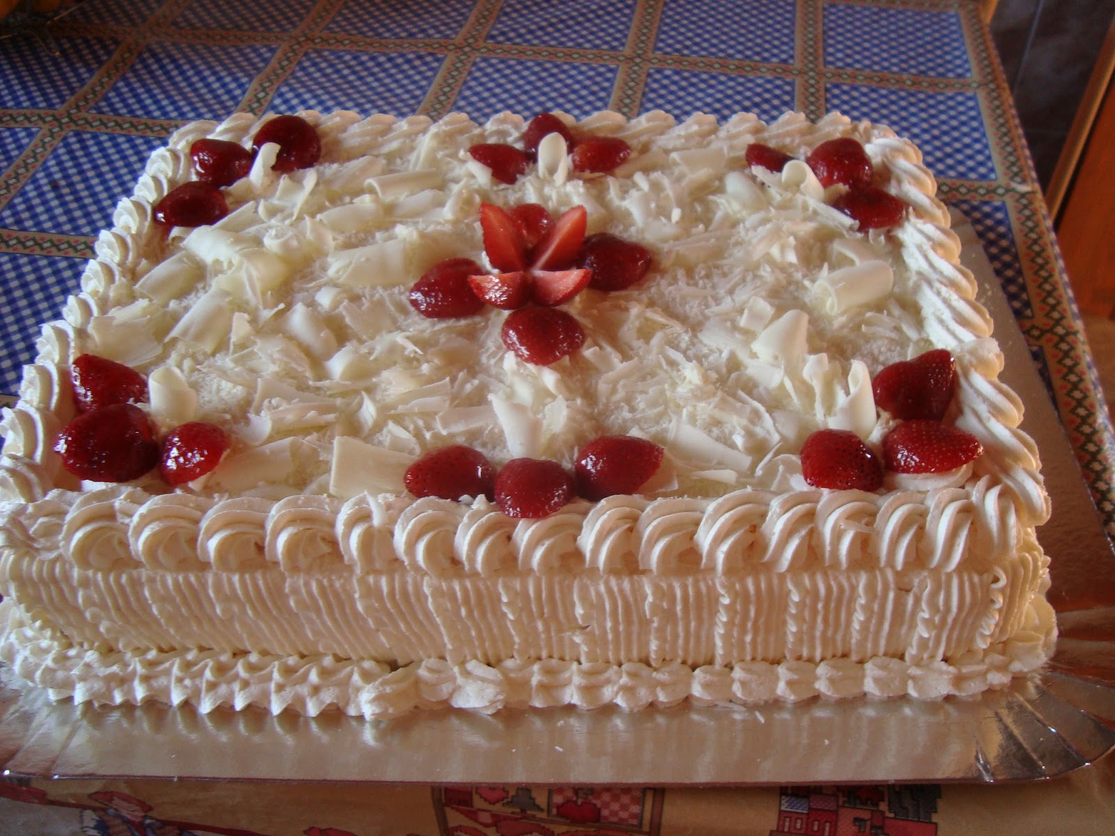 DOCES E CONFEITOS DA DONA MARIA M. M.: BOLO BRANCO COM RECHEIO E ...