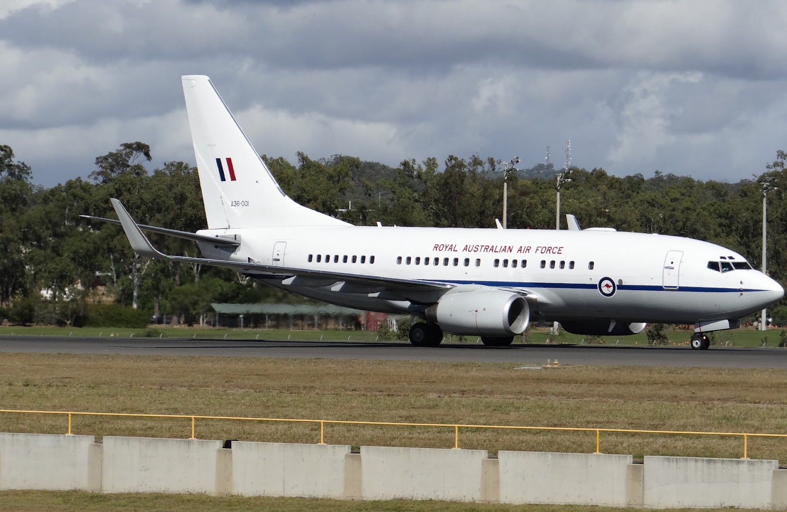 Air Queensland.blogspot: RAAF Boeing 737-700 (BBJ) A36-001 visits ...