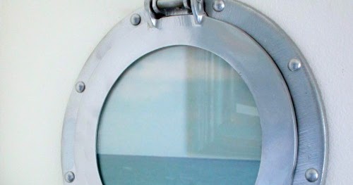 Porthole Window Picture Frame Idea