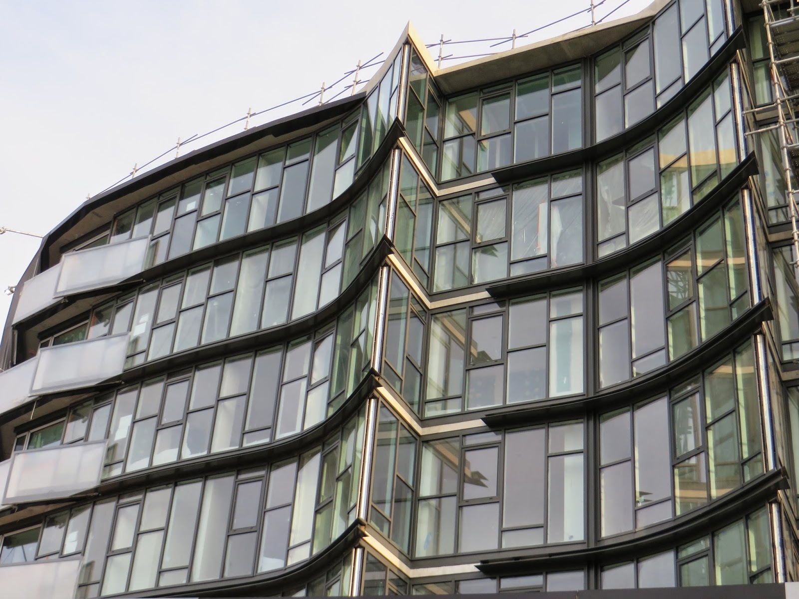 EntreVoir: Jean Nouvel - l'immeuble Cap Mail - Rennes