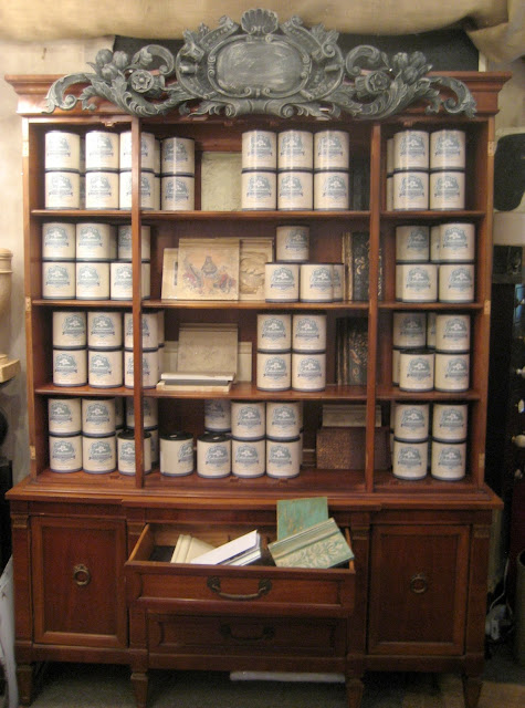 52 FLEA: A Visit to Robyn Story Designs and Boutique